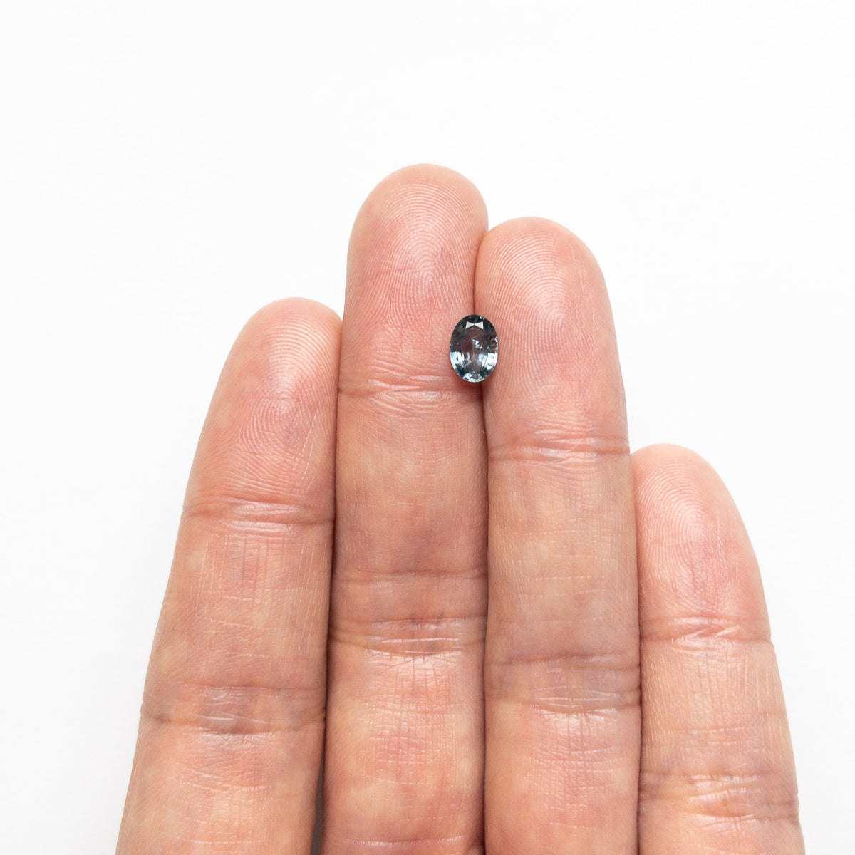 0.91ct 7.07x5.10x2.87mm Oval Brilliant Sapphire 19939-85 – MAC