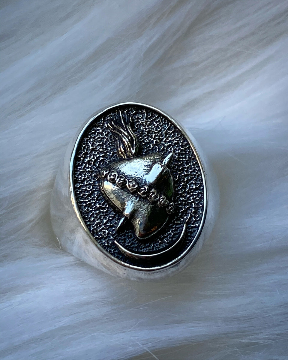 Capulet’s Tomb Signet Ring – MAC